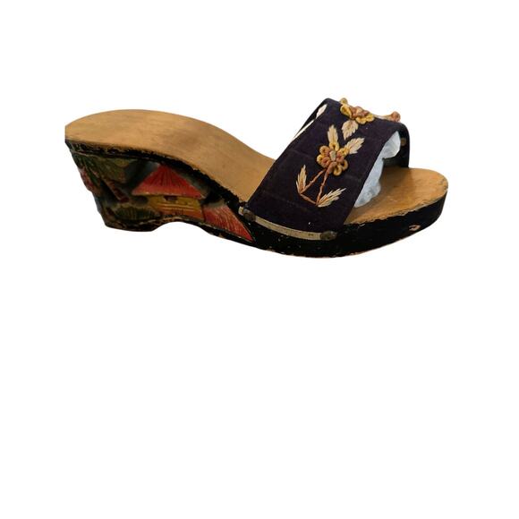 Unbranded | Shoes | Vintage 94s Asian Carved Tiki Hut Palm Trees Open ...